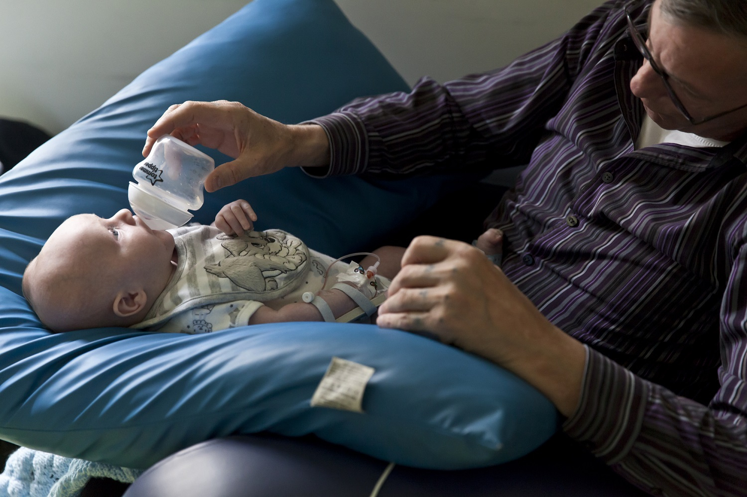 Feeding your baby when you go home from the neonatal unit | Bliss